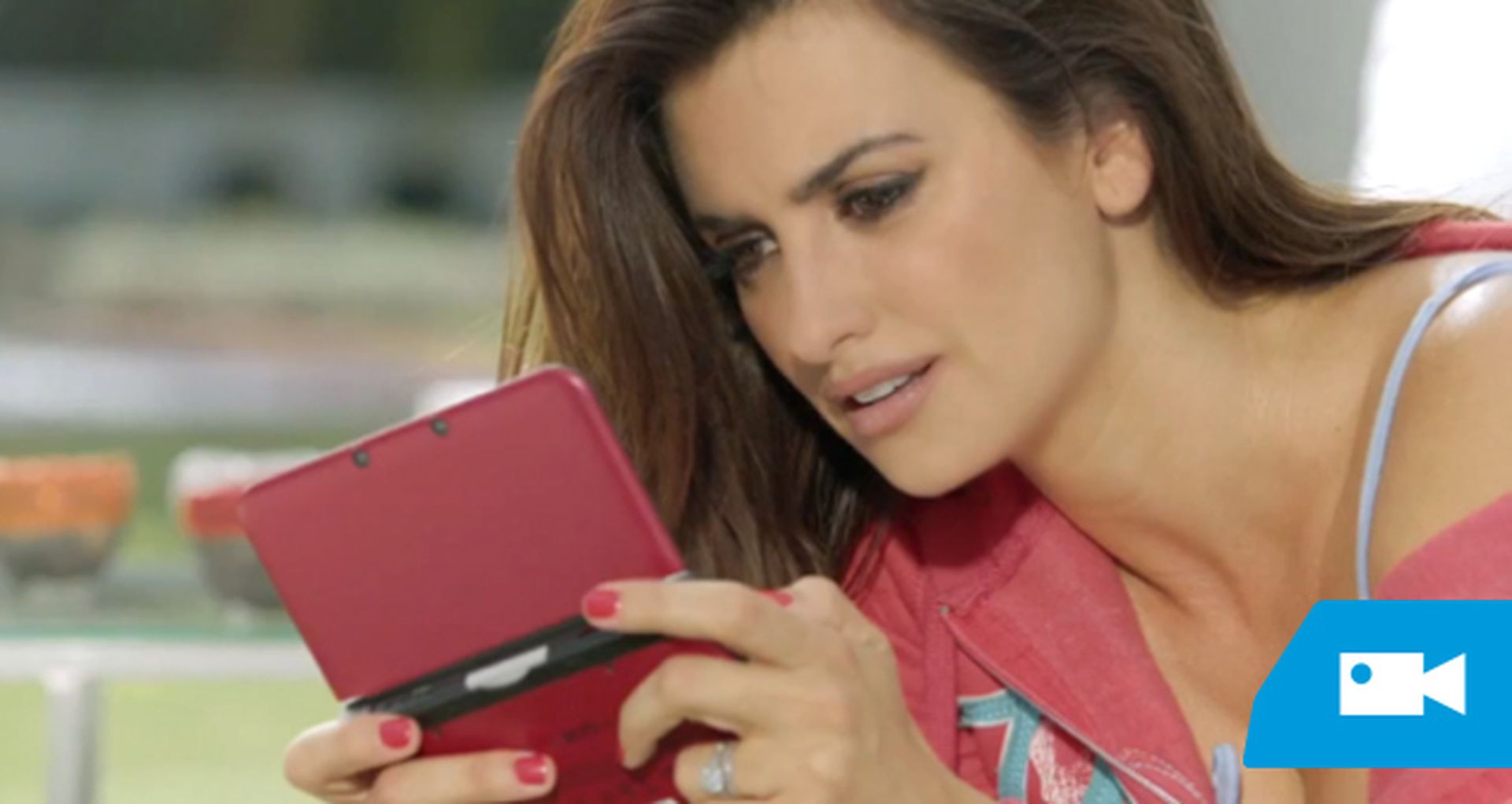Penélope Cruz con NEW Super Mario Bros 2
