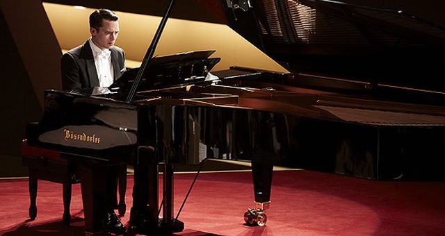 Crítica de Grand Piano