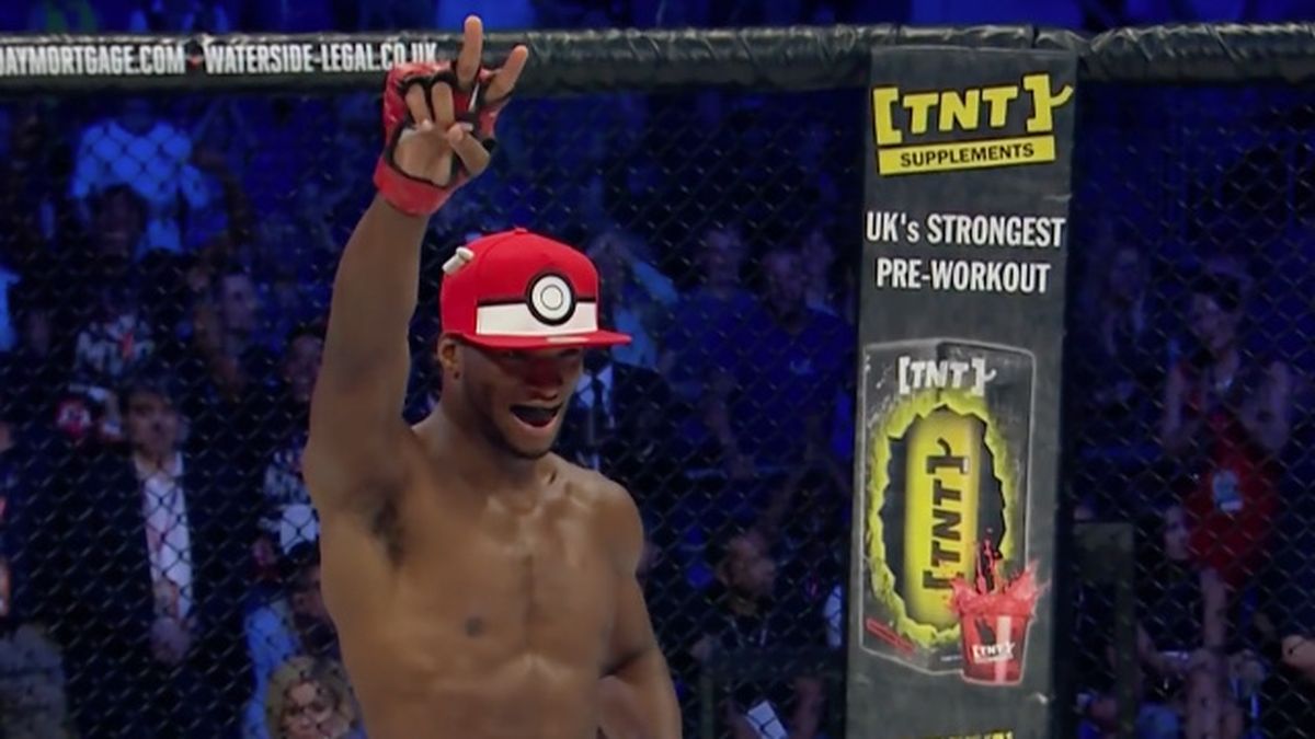 Pokémon GO - Un luchador de la MMA celebra un triunfo al estilo Pokémon