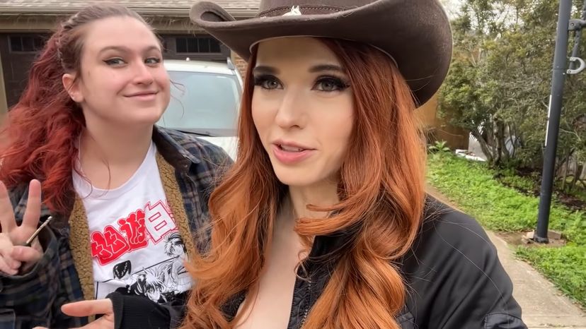 Quién es Amouranth: nombre real, trayectoria, edad y más de la streamer ...