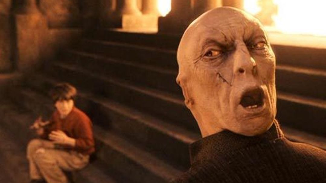 ¿Por qué Voldemort de Harry Potter no tiene nariz?