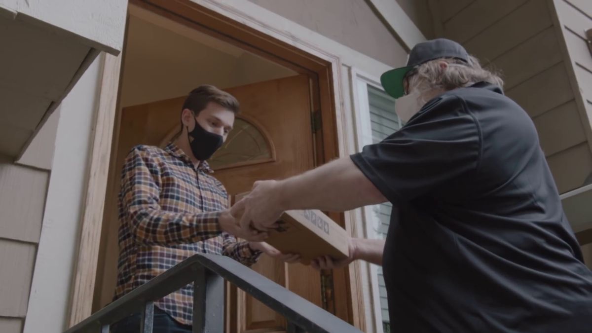 Gabe Newell entrega las primeras Steam Deck en mano, aunque algunos ...