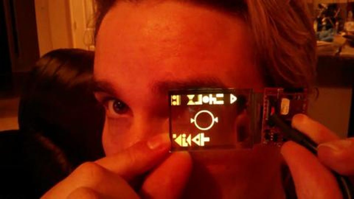 Un inventor crea su propia versión del Scouter de Dragon Ball