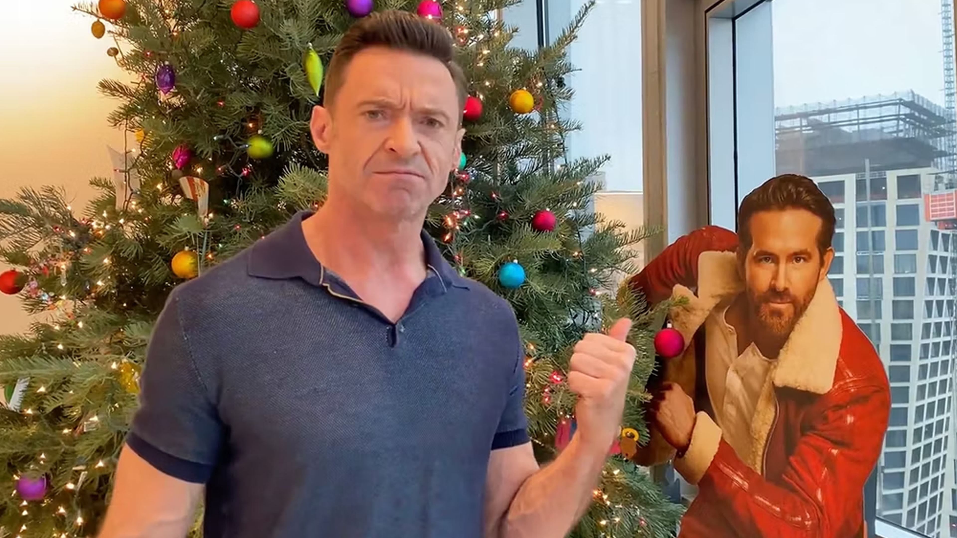 "Ryan Reynolds" se cuela en casa de Hugh Jackman para promocionar El ...