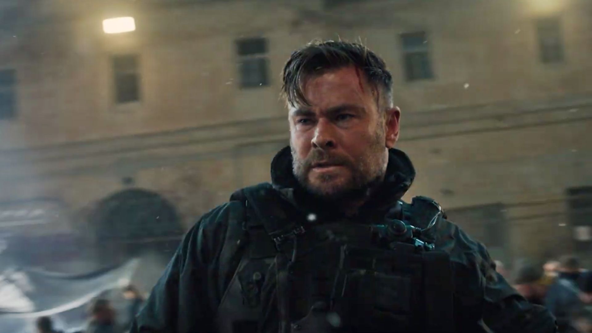 Crítica de Tyler Rake 2: Netflix lo hace todo más grande y mejor