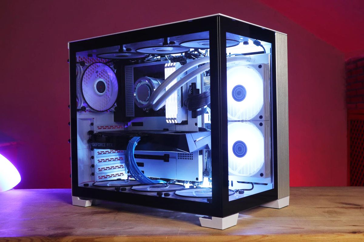 Larga vida al RGB: Torres de PC transparentes para ver todos tus ...