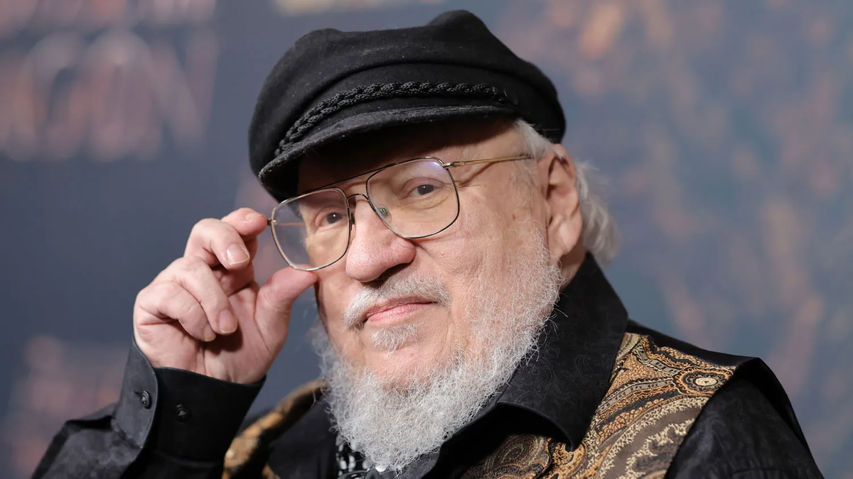 George R. R. Martin bromea con la larga espera para terminar Vientos de ...