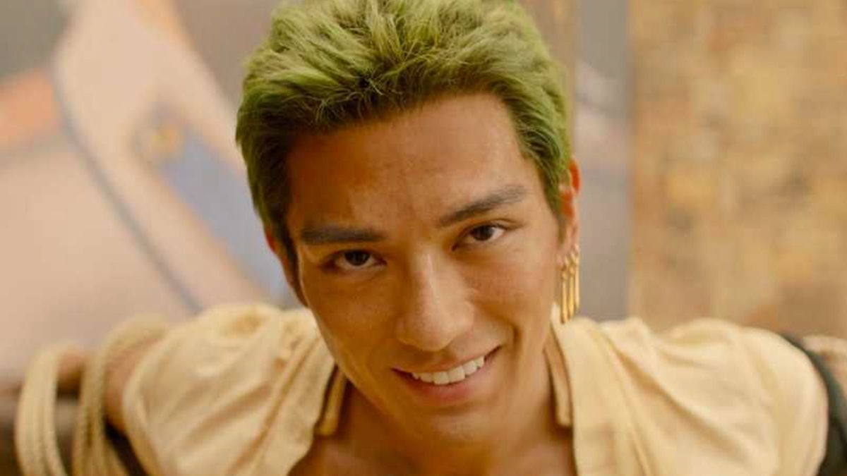 Un adorable "chibi Zoro" conoce a su actor de One Piece de Netflix en ...