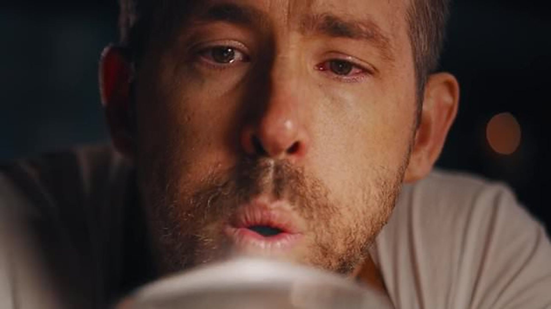Hugh Jackman y Ryan Reynolds se despiden con un emotivo mensaje de Ray ...