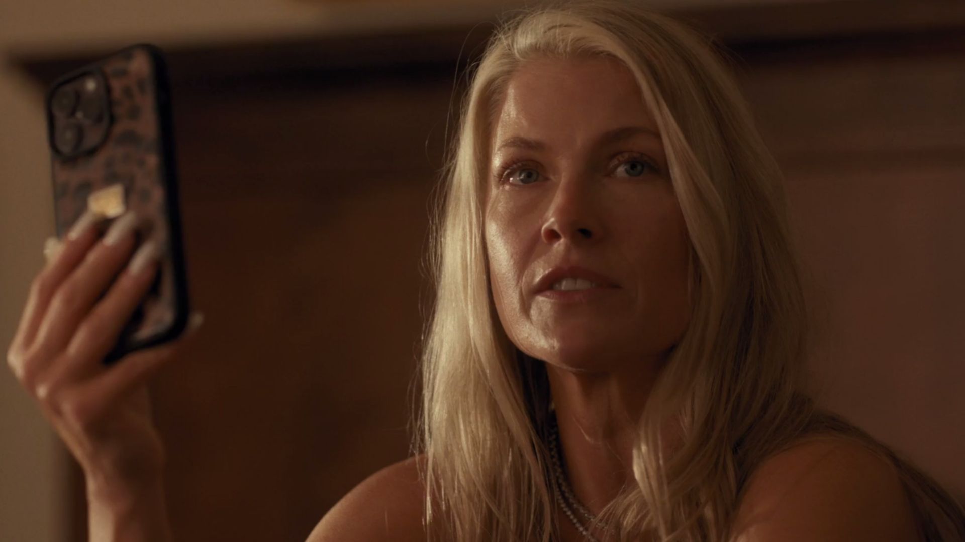 Ali Larter pone en marcha la maquinaria de Landman con nuevas fotos del ...