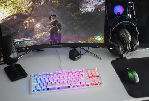Análisis Roccat Vulcan TKL Pro White, la competición corre por este ...